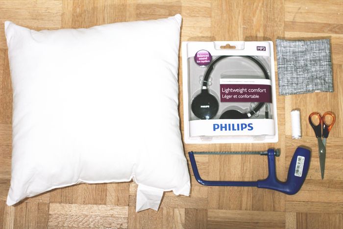 DIY cushion with built-in headphones. – Look what I made ...
