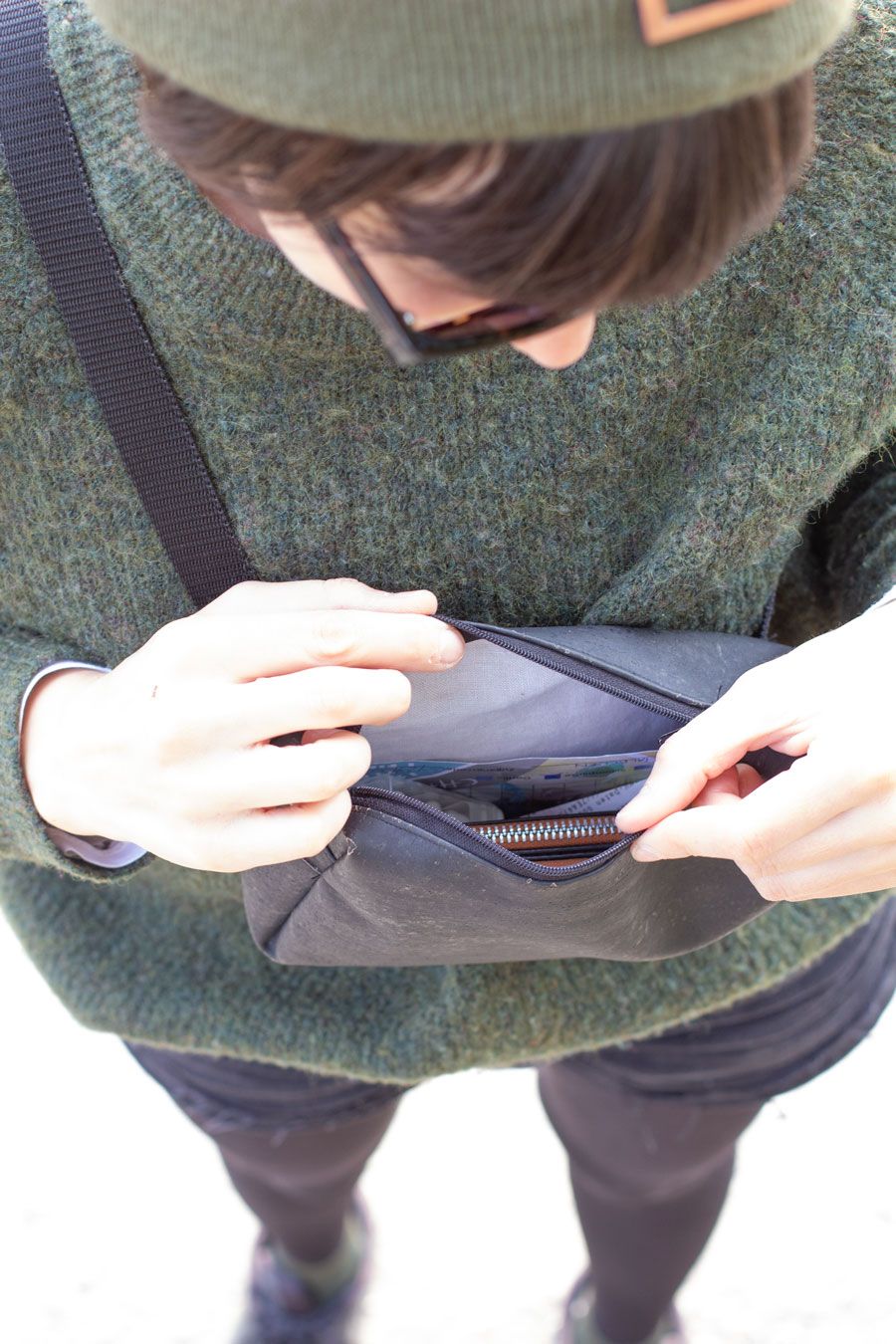 DIY: Small over-the-shoulder bag | LOOK WHAT I MADE ...