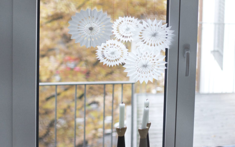 DIY paper snowflakes | LOOK WHAT I MADE ...