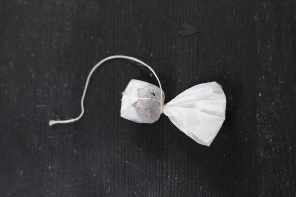 DIY Halloween ghost tea bags.