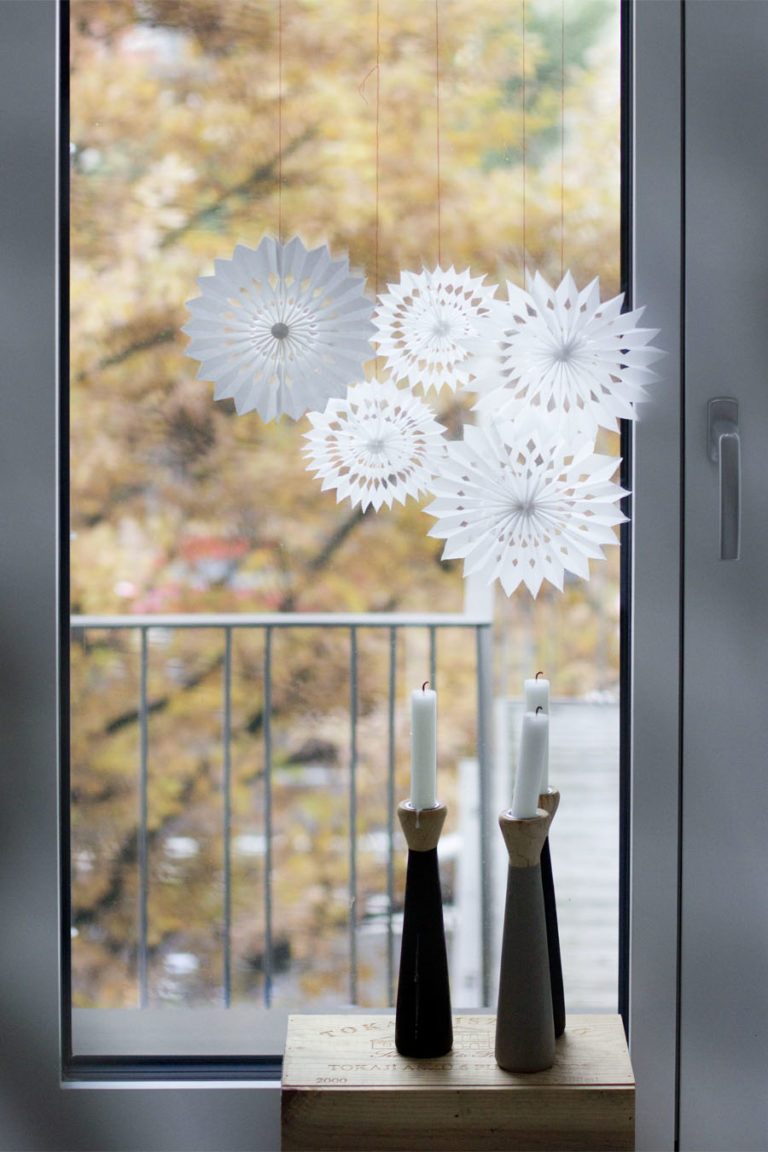 DIY paper snowflakes | LOOK WHAT I MADE ...