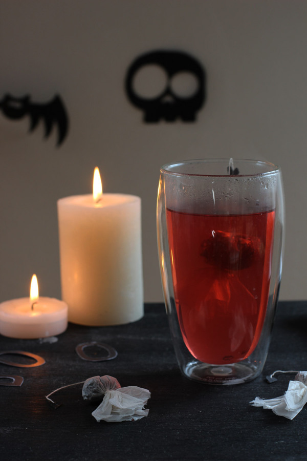 DIY Halloween ghost tea bags.