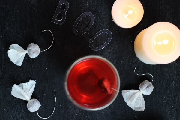 DIY Halloween ghost tea bags.